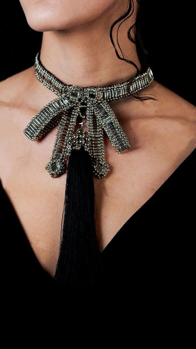 OBJECT AND DAWN - AMAYA BOW CHOCKER – Springsioux